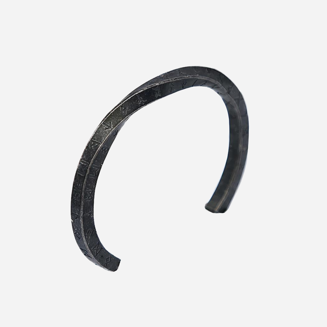 Bracelet viking en métal gravé pour homme • Mon Bracelet